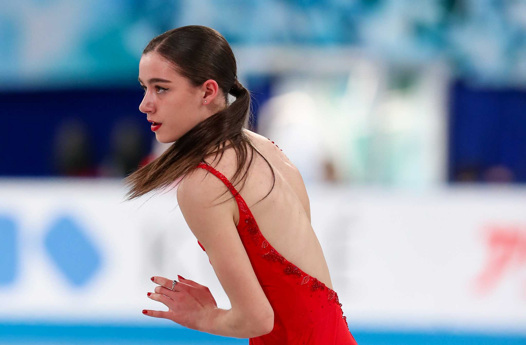 Lara Naki Gutmann embraces her new style - Figure Skaters Online